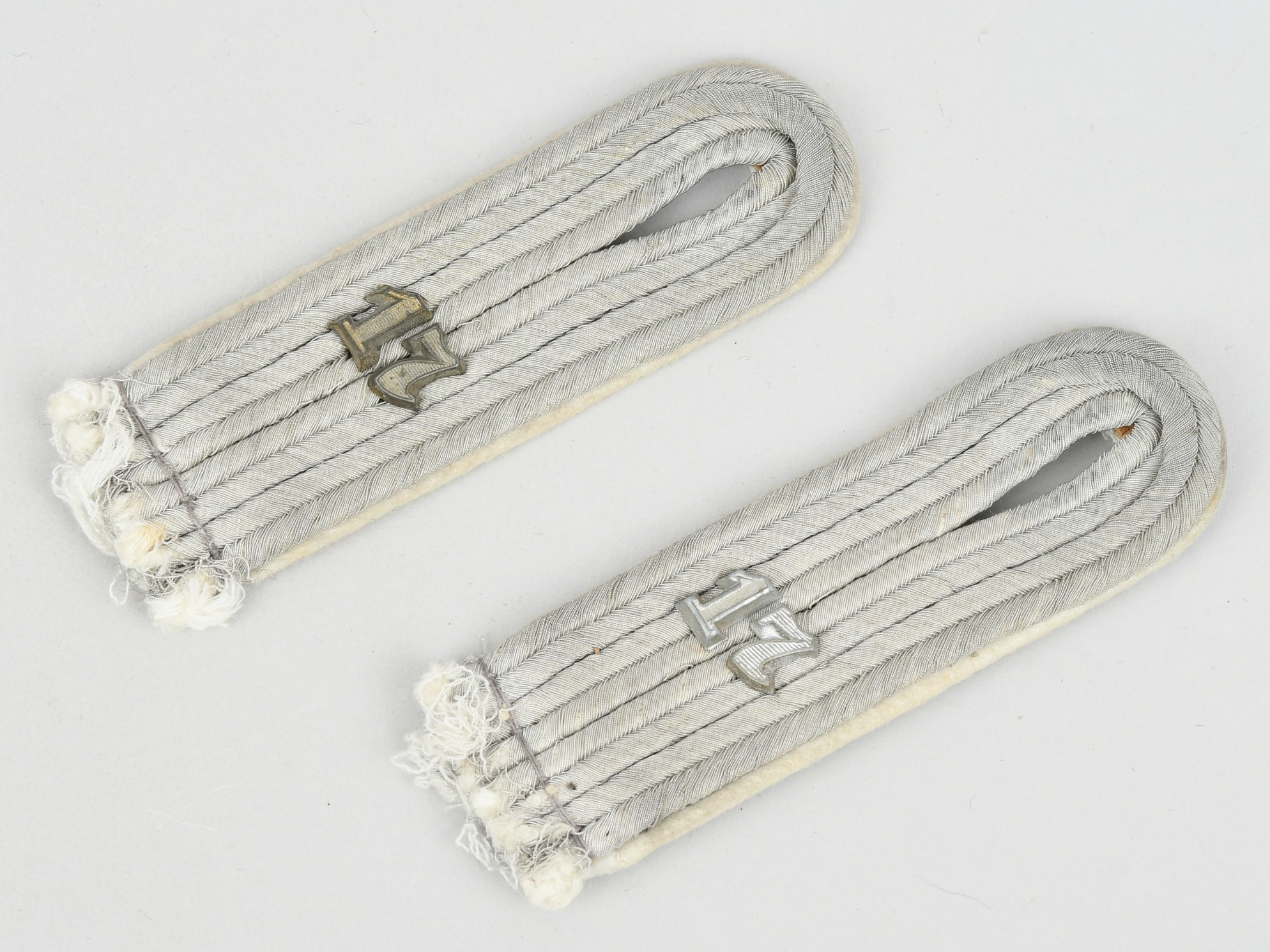 Heer Infantry Rgt 17 Leutnant's Shoulder Board's - Military Antiques Heer Infantry Rgt 17 Leutnant's Shoulder Board's - Military Antiques