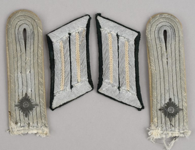 Heer Infantry Oberleutnant's Insignia Set - Military Antiques